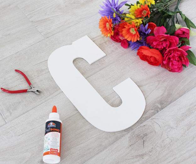 DIY Floral Monogram Initial Tutorial • The Southern Thing