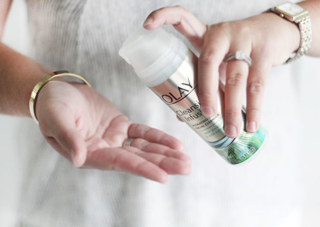 Benefits of a Soy-Based Facial Cleanser: Olay Cleansing Infusions Review